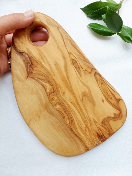 Tagliere con foro in legno di olivo massello